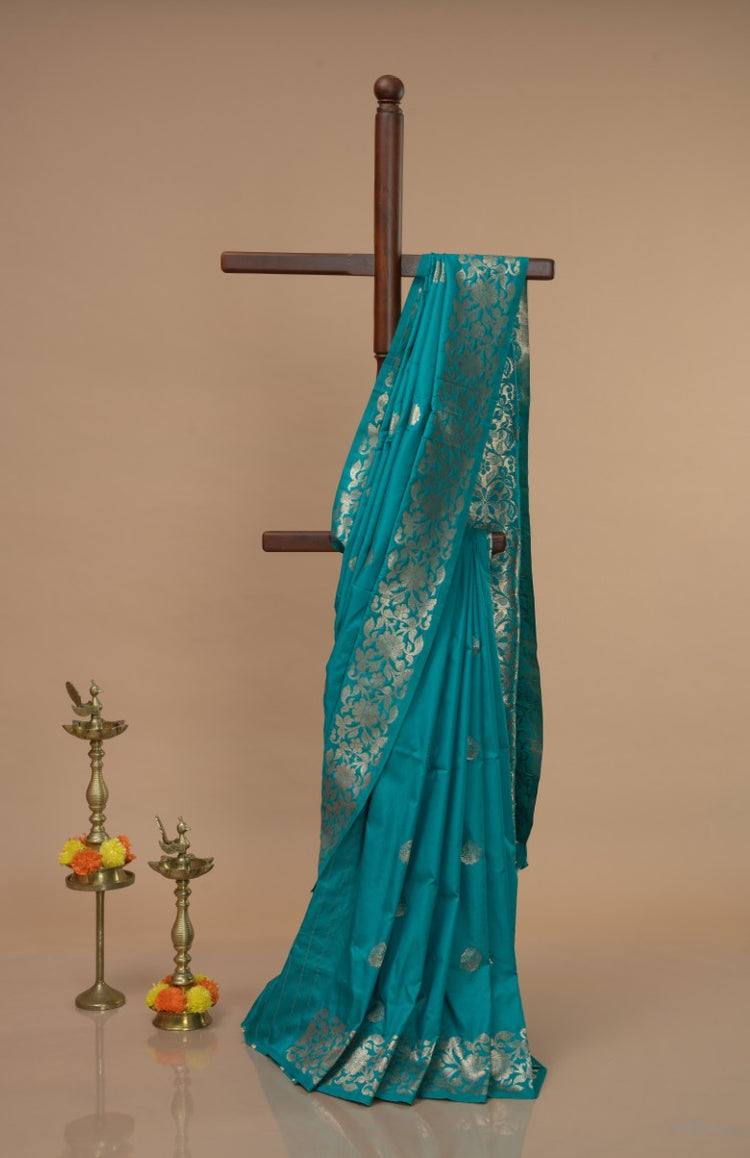 Authentic Sarees & Ethnic Wear Since 1976 | Dwarkadas Shamkumar